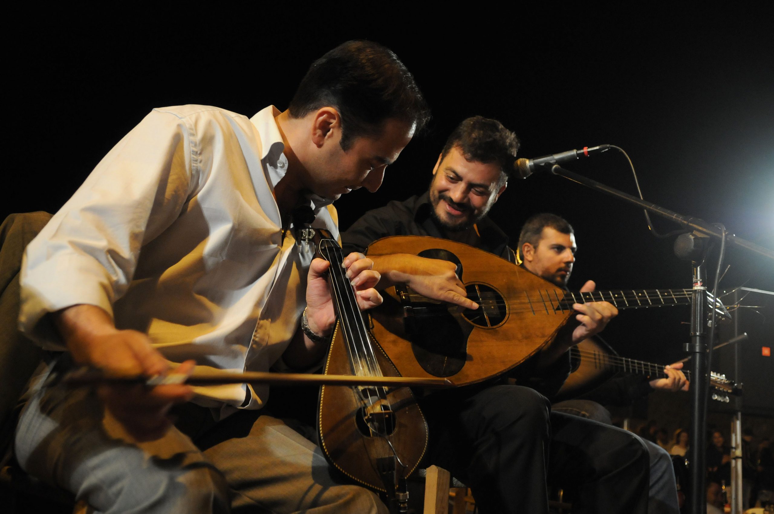Musica popolare di Creta: storia, ritmi, melodie e canzoni popolari